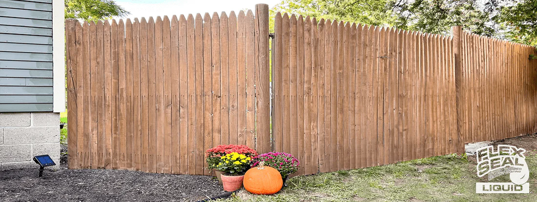 How To Seal a Wood Fence With Flex Seal Liquid – Flex Seal Canada